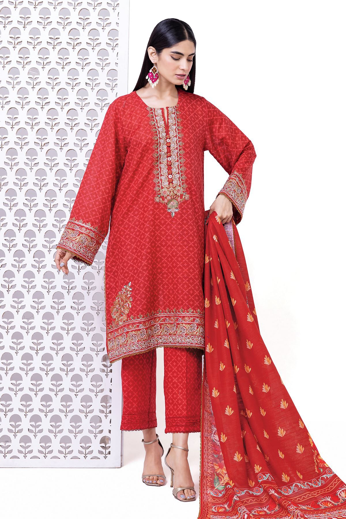 Winter Sale 2024 Unstitched Fabrics Lawn Global